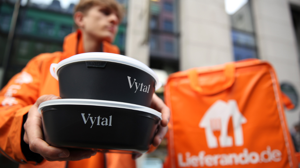 Lieferando und Vytal vereinfachen die Mehrwegrückgabe – Gastgewerbe-Magazin